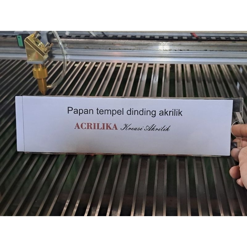 Jual Papan tempel dinding akrilik 25x7cm | Shopee Indonesia