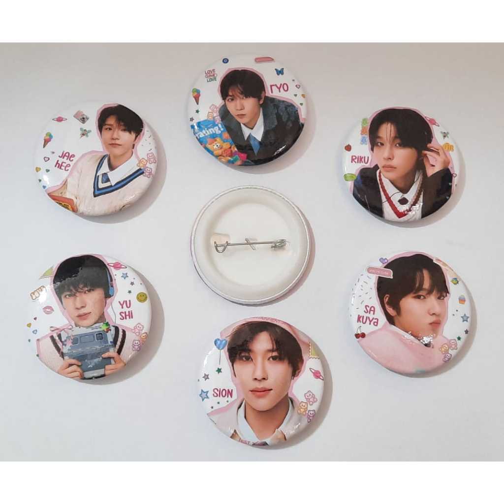 Jual Freebies Kpop PIN BROS NCT WISH/Freebies Kpop PIN PENITI NCT WISH | Shopee Indonesia