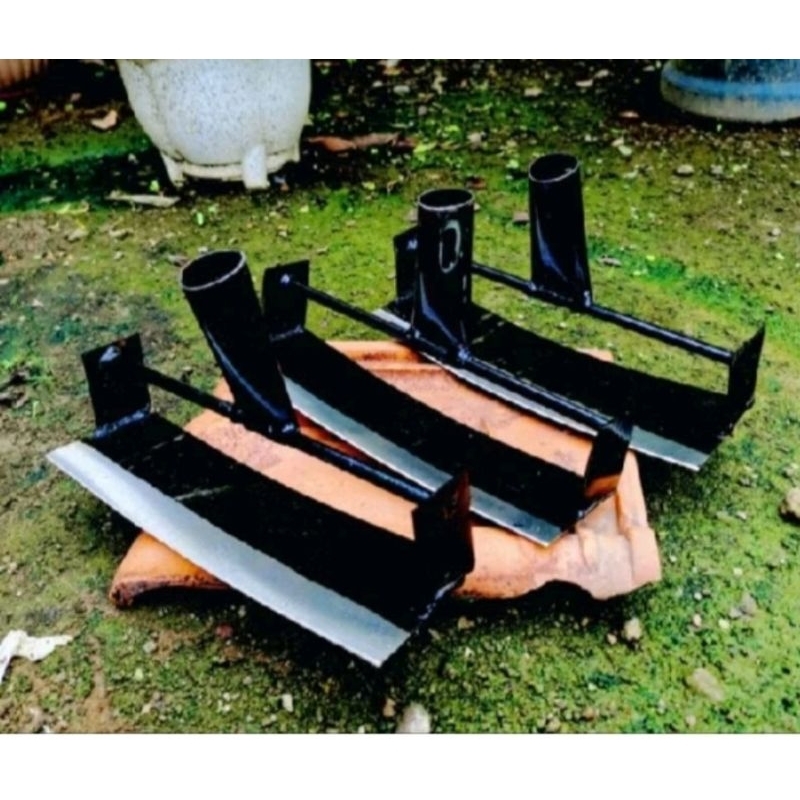 Jual cangkul garuk rumput liar gulma baja | Shopee Indonesia