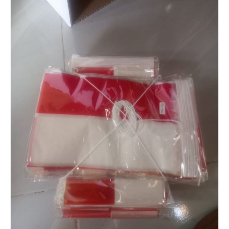 Jual Bendera merah putih plastik rentengan sudah ada tali | Shopee ...