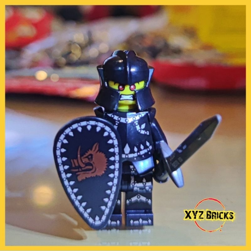 Jual LEGO 8831-14 - Evil Knight Minifigure with Weapon | Shopee Indonesia