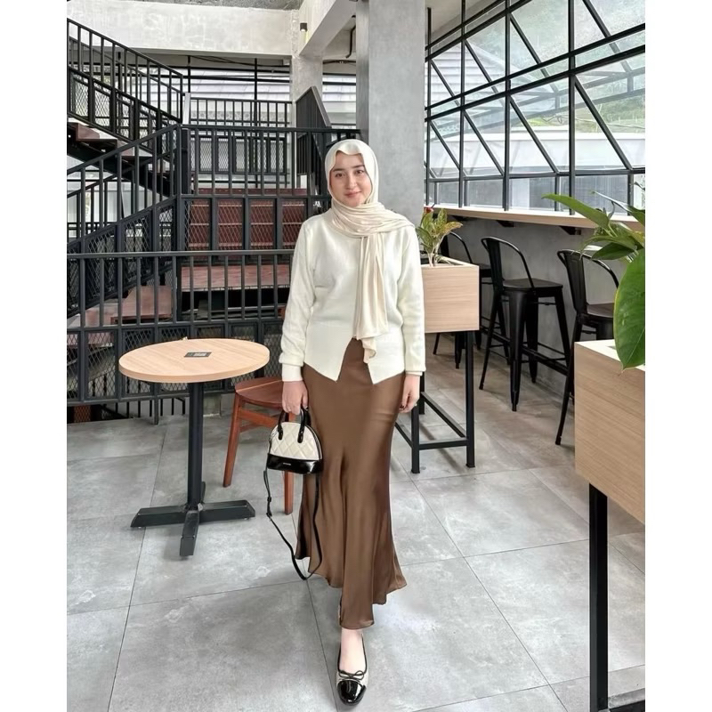 Jual Rok Satin Slik Panjang Mine Skirt Duyung S-M-L-XL-XXL | Shopee ...