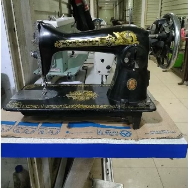 Jual mesin. jahit singer oil second(bekas) mesin kuat kondisi normal ...