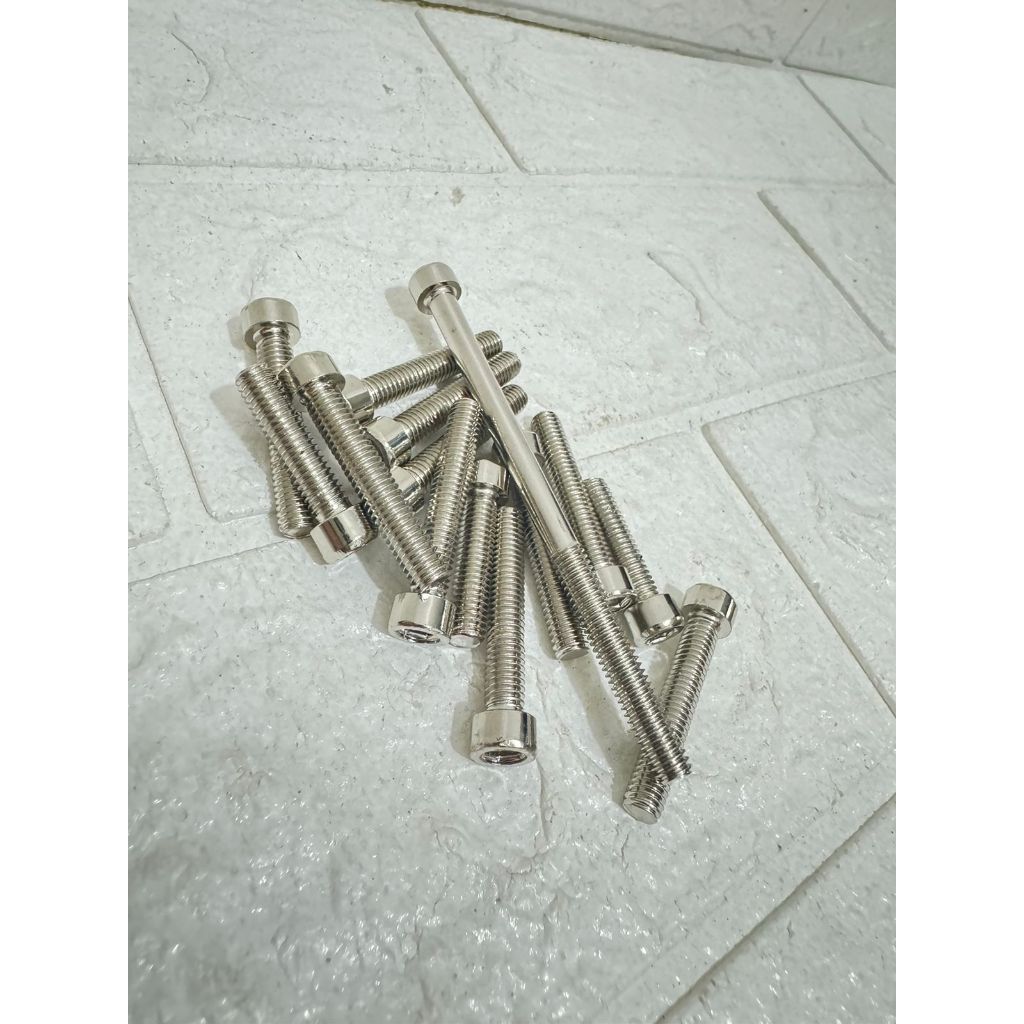 Jual Baut Blok Mesin CVT Beat Scoopy Bak Mesin Crankcase CVT Kiri Kanan Baud Block CVT Beat ...