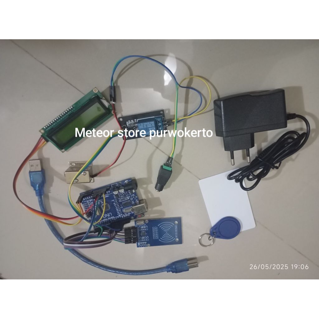 Jual prototype smart door lock sistem RFID dengan Arduino uno Lcd 16x2 ...