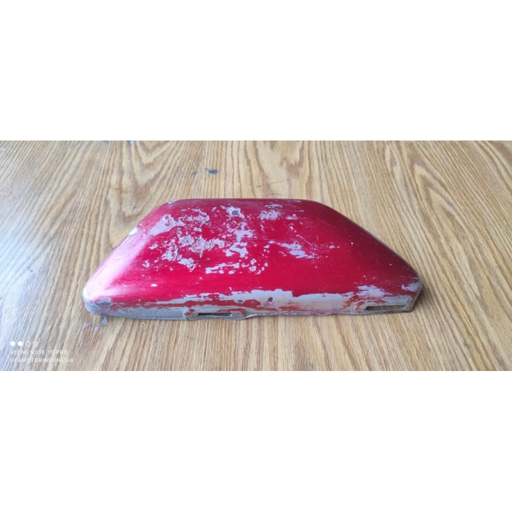 Jual Dop box accu aki Yamaha Rs100 Rs125 Original / penutup bok eccu ...