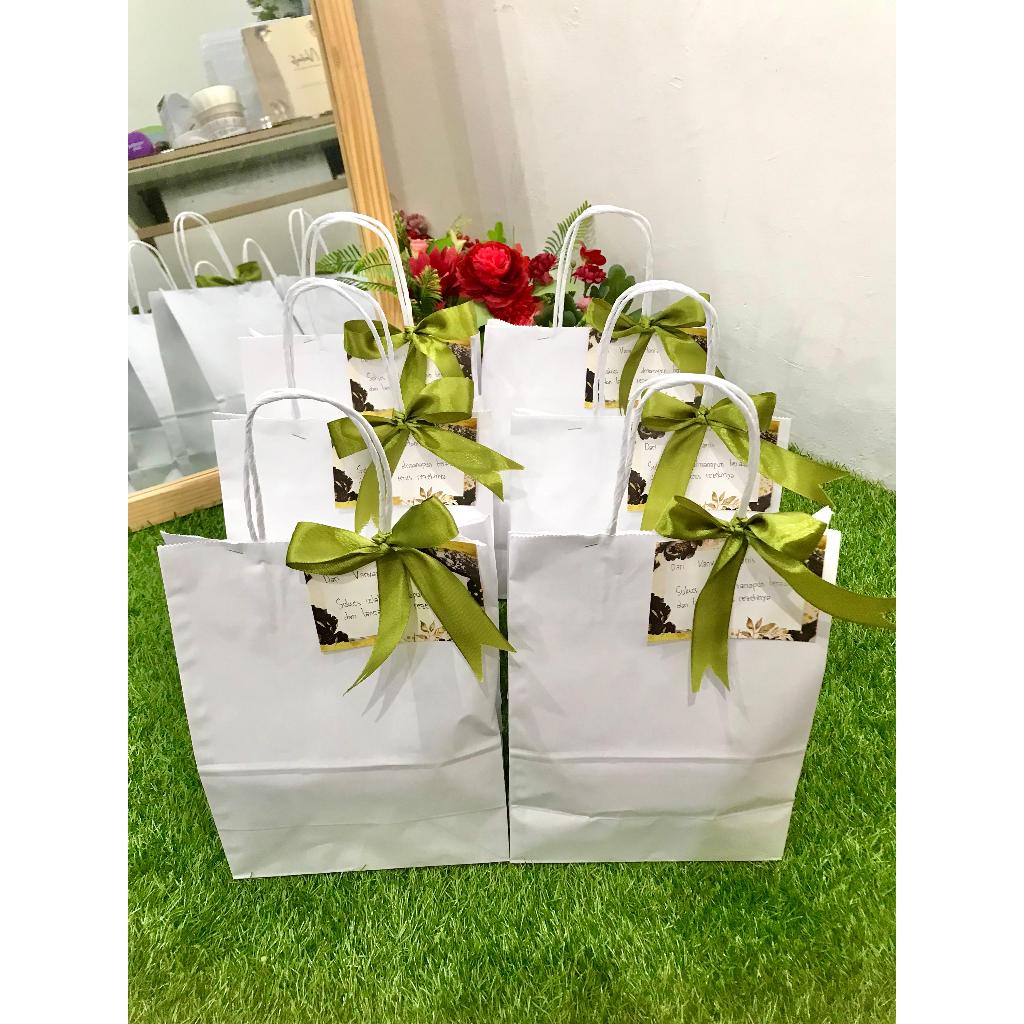 Jual PAPER BAG PACKING KADO DAN KARTU UCAPAN | Shopee Indonesia