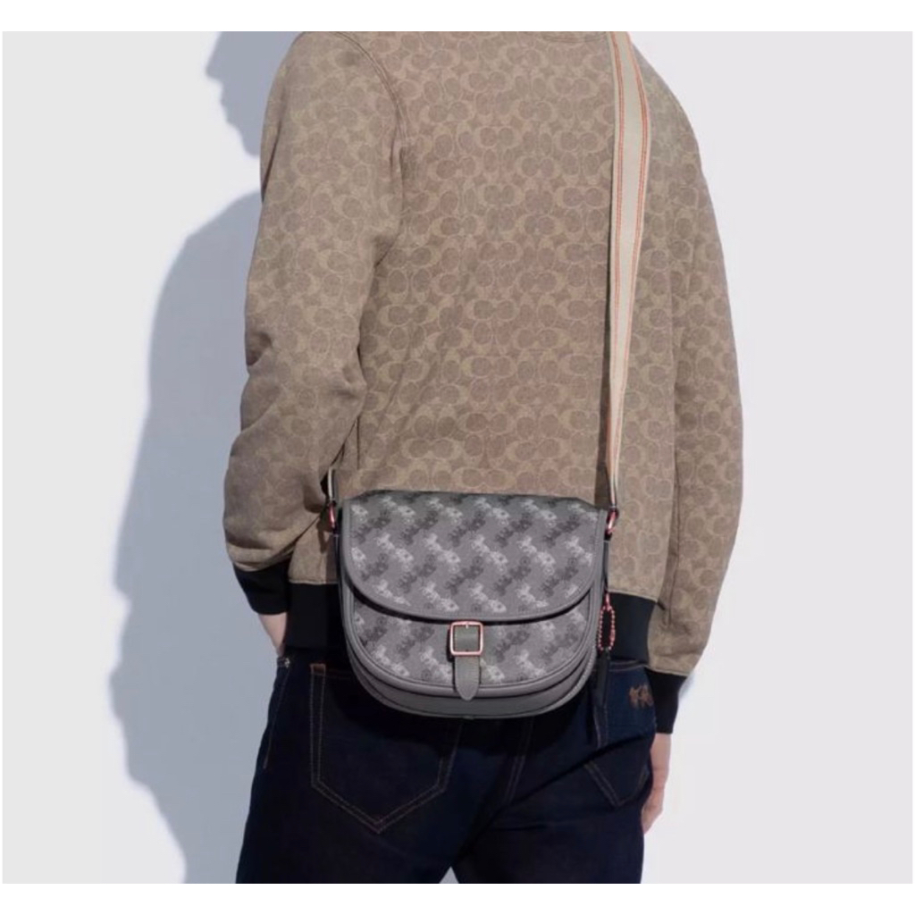 Jual Coach Hitch Crossbody and Horse Signature Carriage | Shopee Indonesia