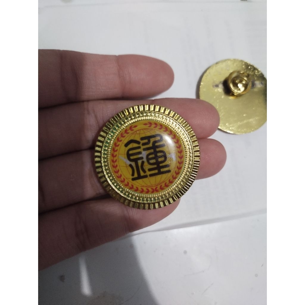 Jual Pin Bulat Gerigi 2,5cm Kuningan Logo Custom Paku+Tutup Satuan ...