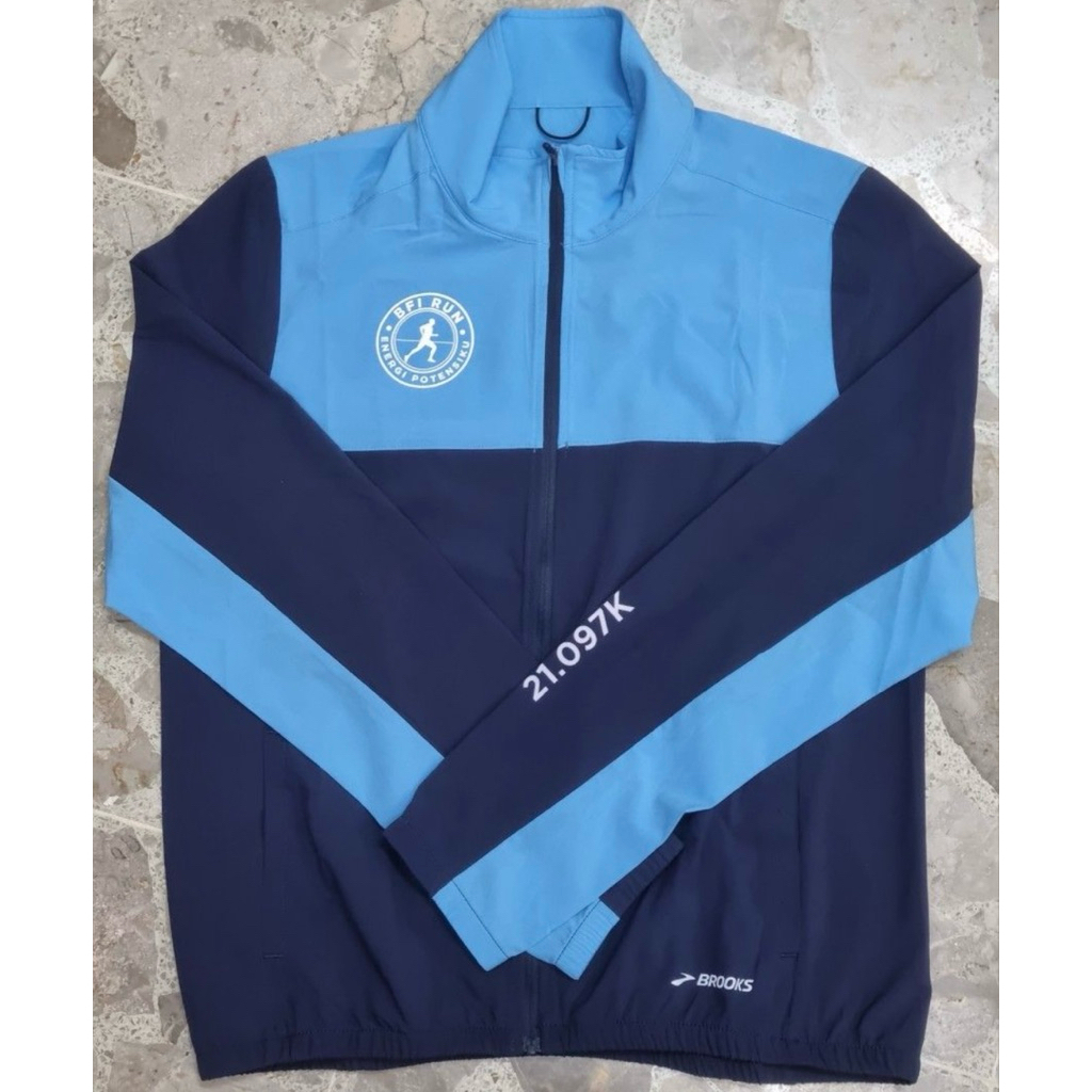Jual Jaket Finisher HM BFI Run 2025 Original Brooks Size M | Shopee ...