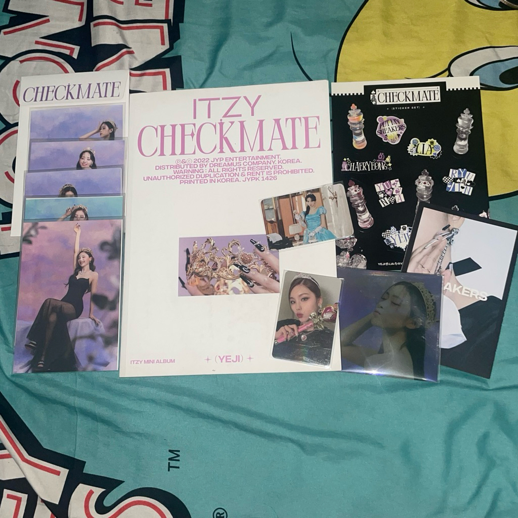 Jual album itzy checkmate yeji version unsealed | Shopee Indonesia
