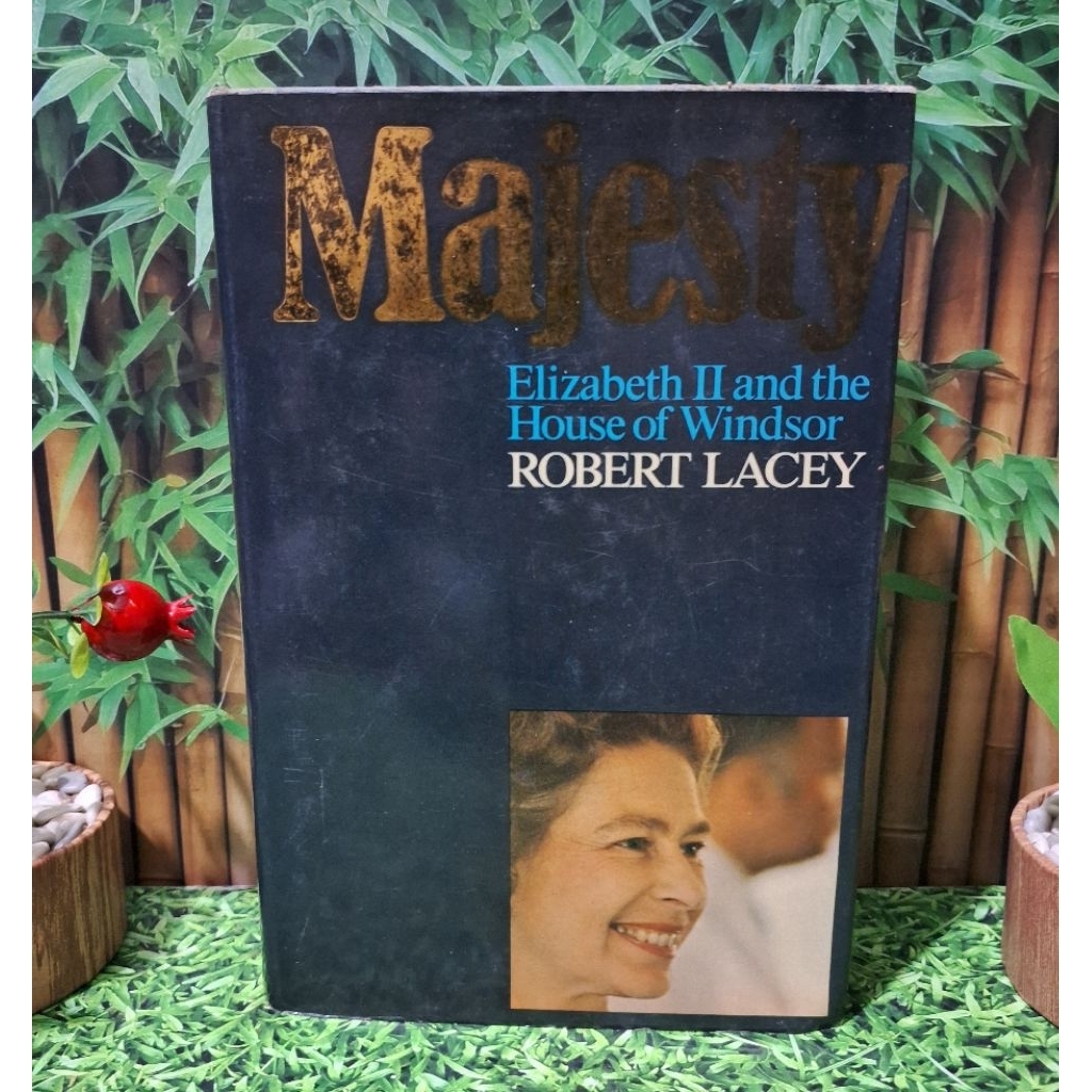 Jual MAJESTYElizabeth 2 and The House of Windsor Robert Lacey | Shopee ...