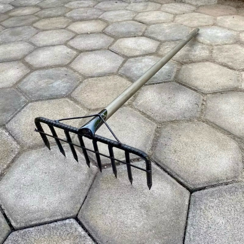 Jual Garuk sampah 8 gerigi besi gagang pipa panjang 85cm, garuk tanah ...
