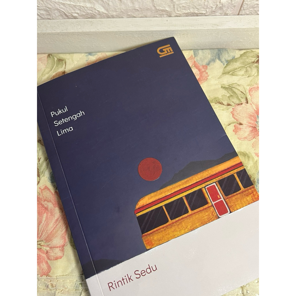 Jual Pukul setengah lima (preloved) | Shopee Indonesia