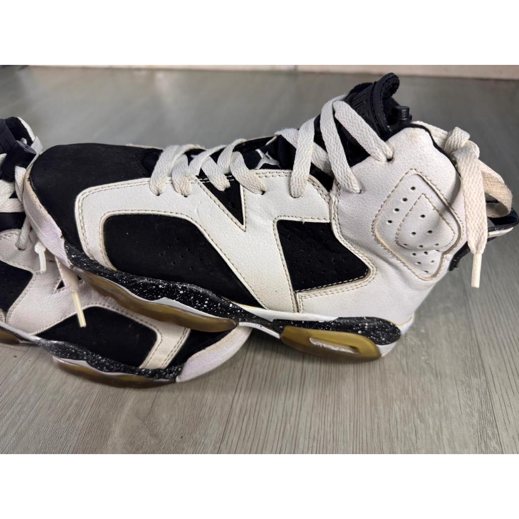 Jual Sepatu Seken sepatu Basket / Sepatu Badminton RETRO 6 size 37 ...