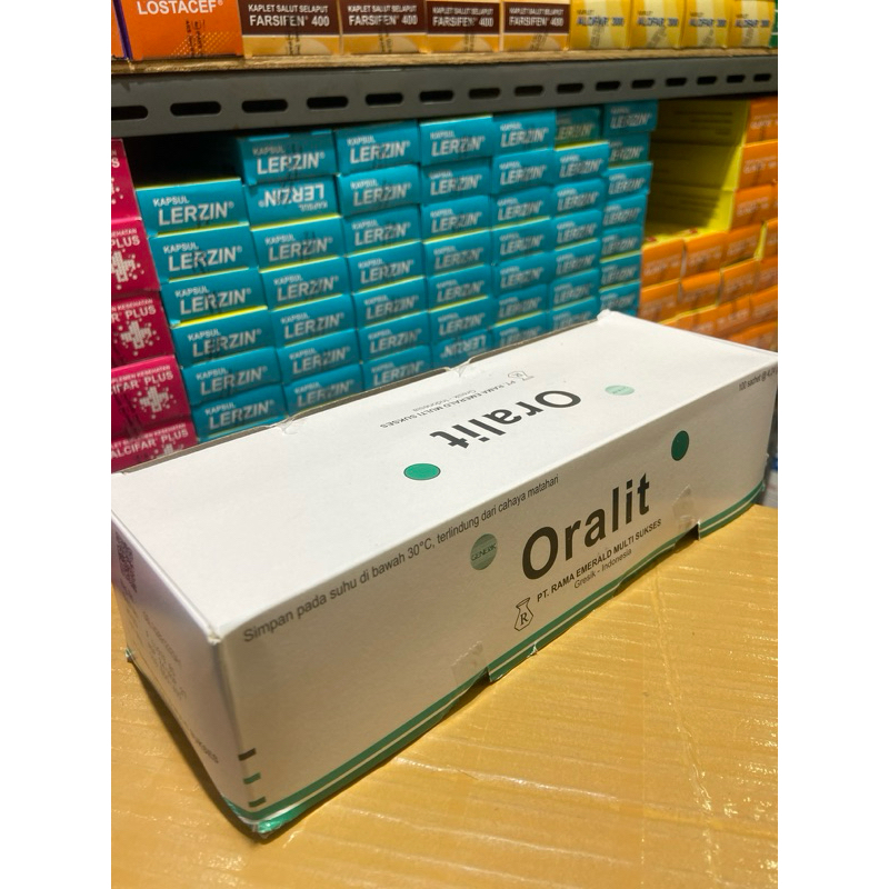 Jual Oralit per box isi 100 sachet | Shopee Indonesia