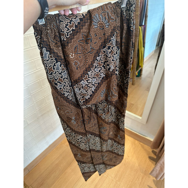 Jual KAMEN JADI / ROK JADI BATIK SUTRA PARIS set SELENDANG | Shopee ...
