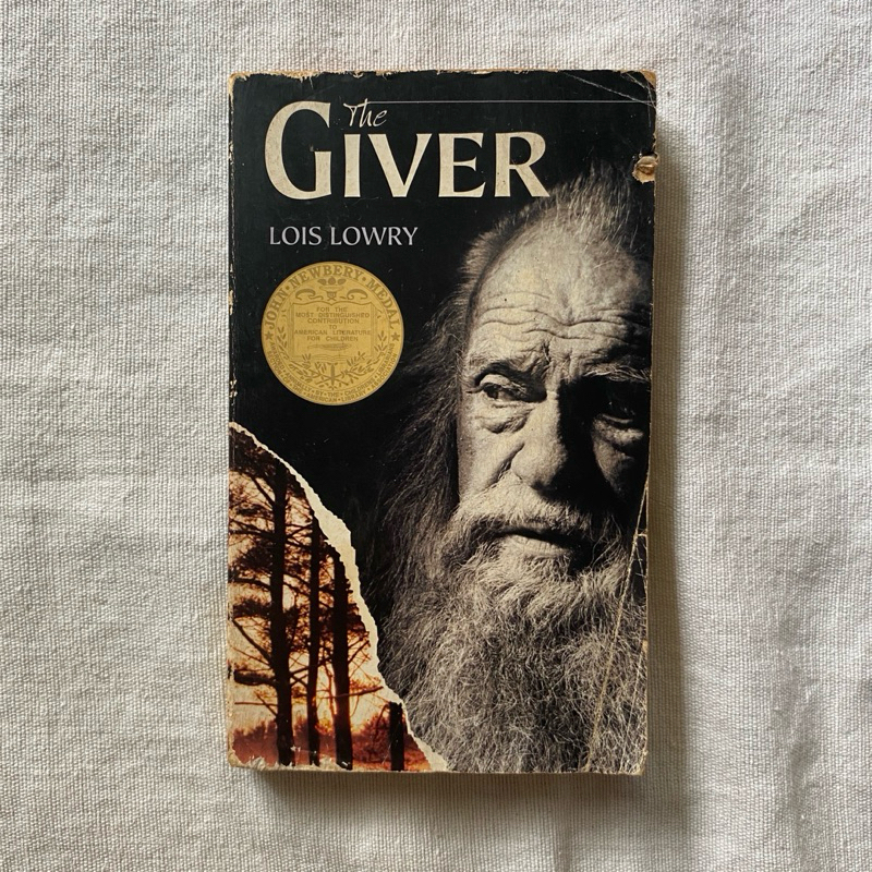 Jual Buku Novel Import The Giver - Lois Lowry English Preloved ORIGINAL ...