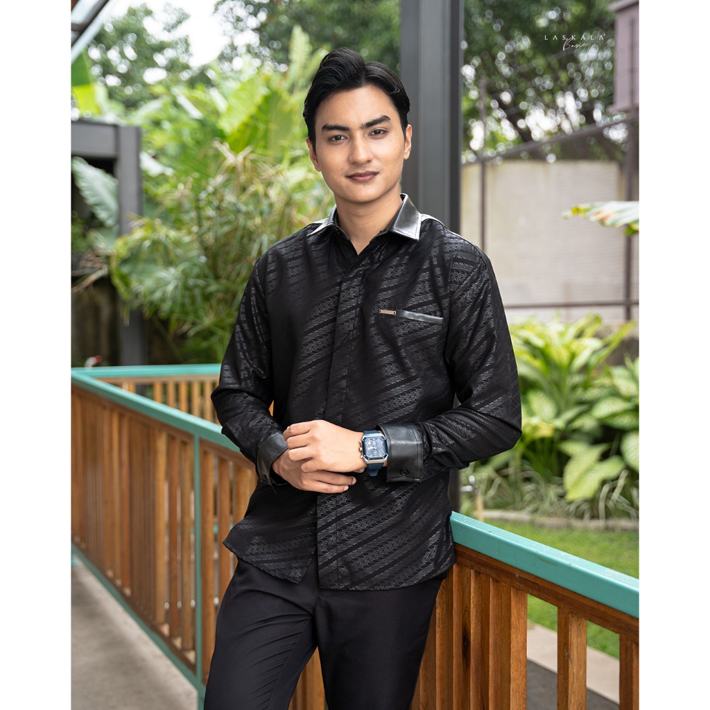 Jual HAILUK Dilan Kemeja Batik Hitam Pria Slimfit Lengan Panjang ...