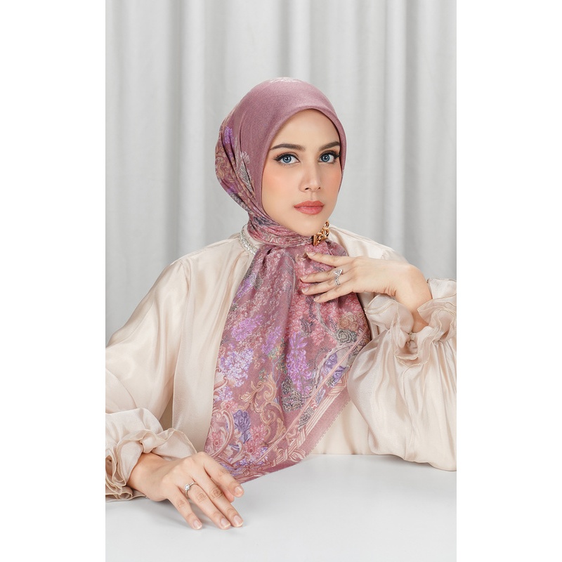 Jual Buttonscarves - The Palace Voile Square - Beaute / Hijab Motif ...
