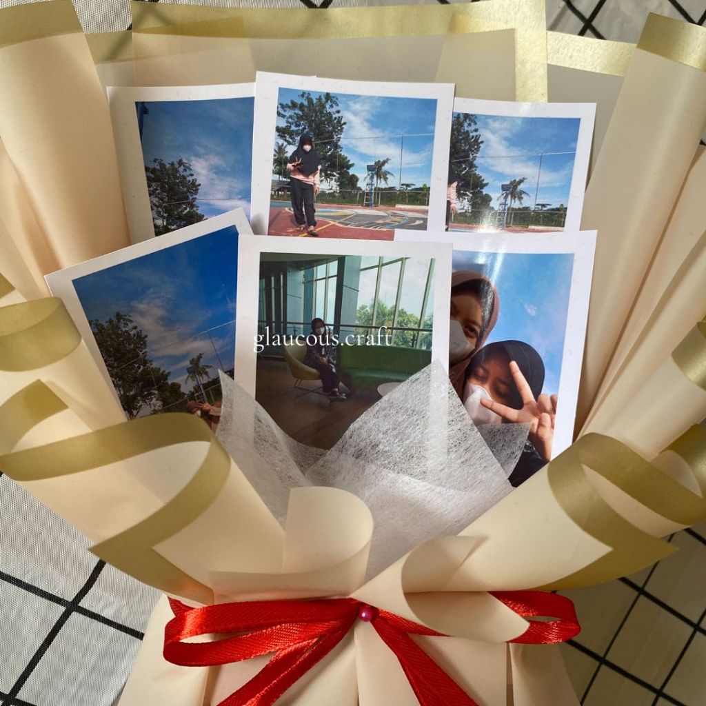 Jual glaucous.craft Buket Medium Foto Polaroid 6 Lembar - Wisuda, Ulang tahun, gift | Shopee ...