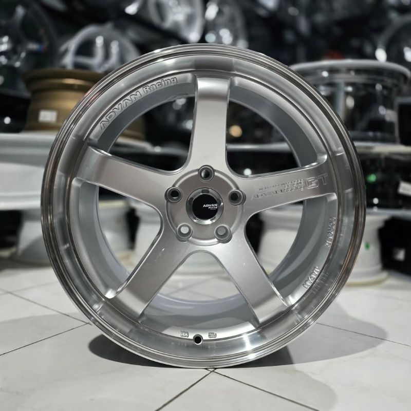 Jual velg racing mobil r18 ADVAN GT LEBAR 9,5 ET 25 velg ring 18 cocok untuk mobil Innova reborn ...