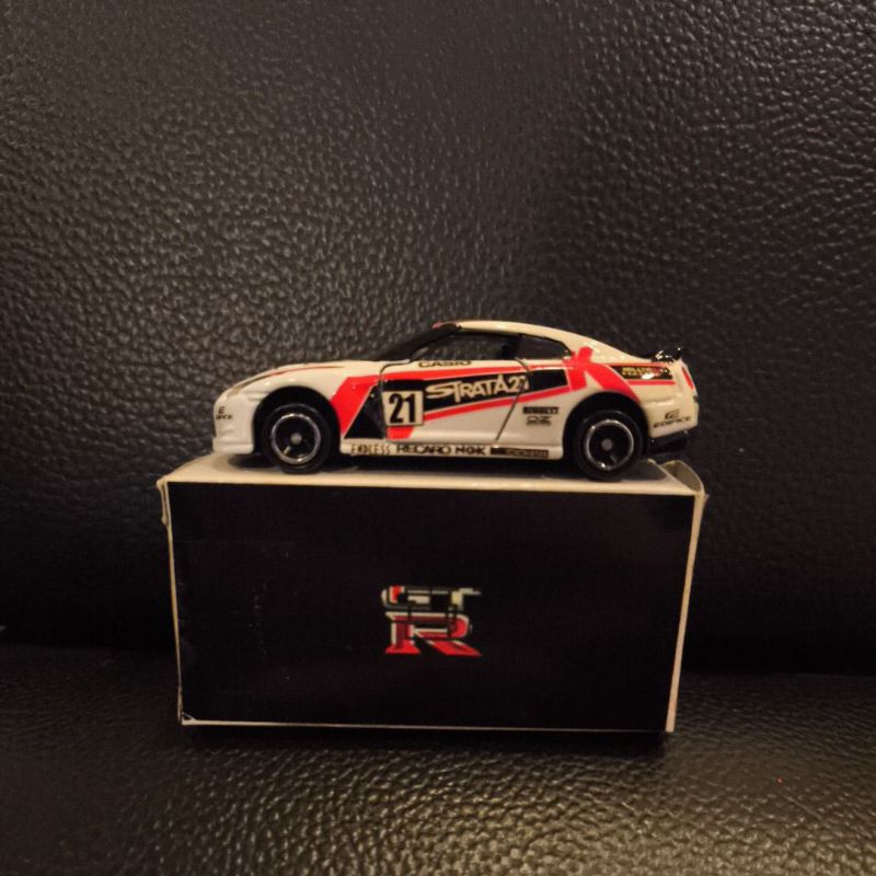 Jual Tomica Nissan GTR R35 Custom Strata21 | Shopee Indonesia