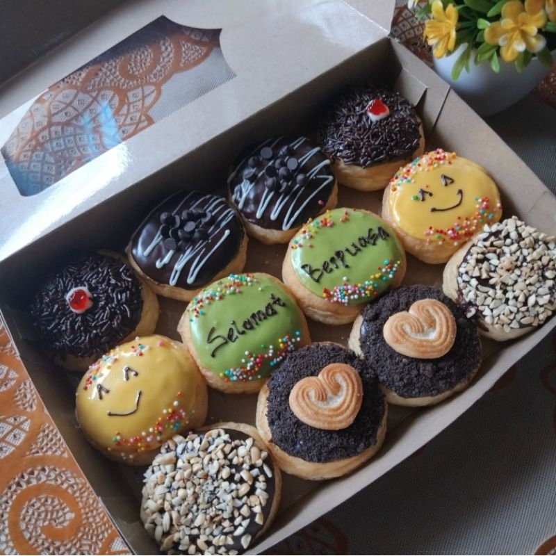 Jual Donat ultah mini mix Greentea Lemon/Donat Ucapan/Kue ultah/Kue ...