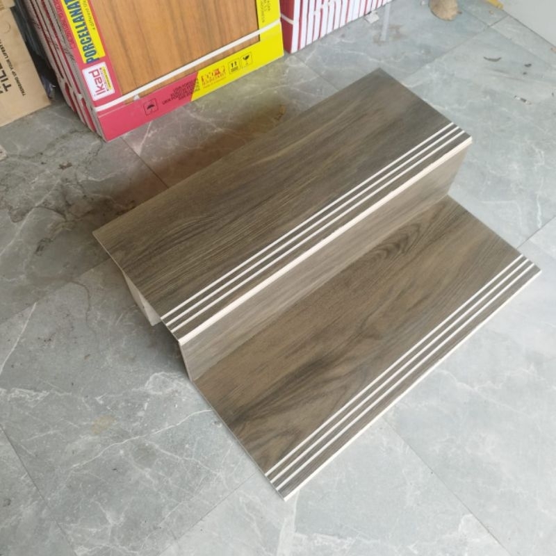 Jual lantai granit tangga 80x30x20 platinum motif kayu | Shopee Indonesia