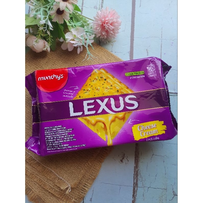 Jual Munchy's Lexus krekers sandwich cheese cream 190 gr (10×19gr ...