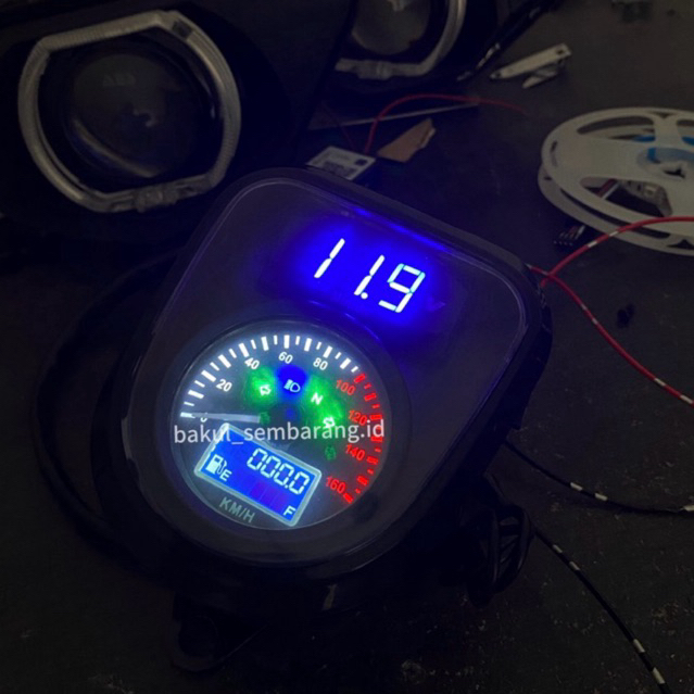 Jual SPEEDOMETER DIGITAL VESPA SPEEDO DIGITAL VOLTMETER EXCLUSIVE ...