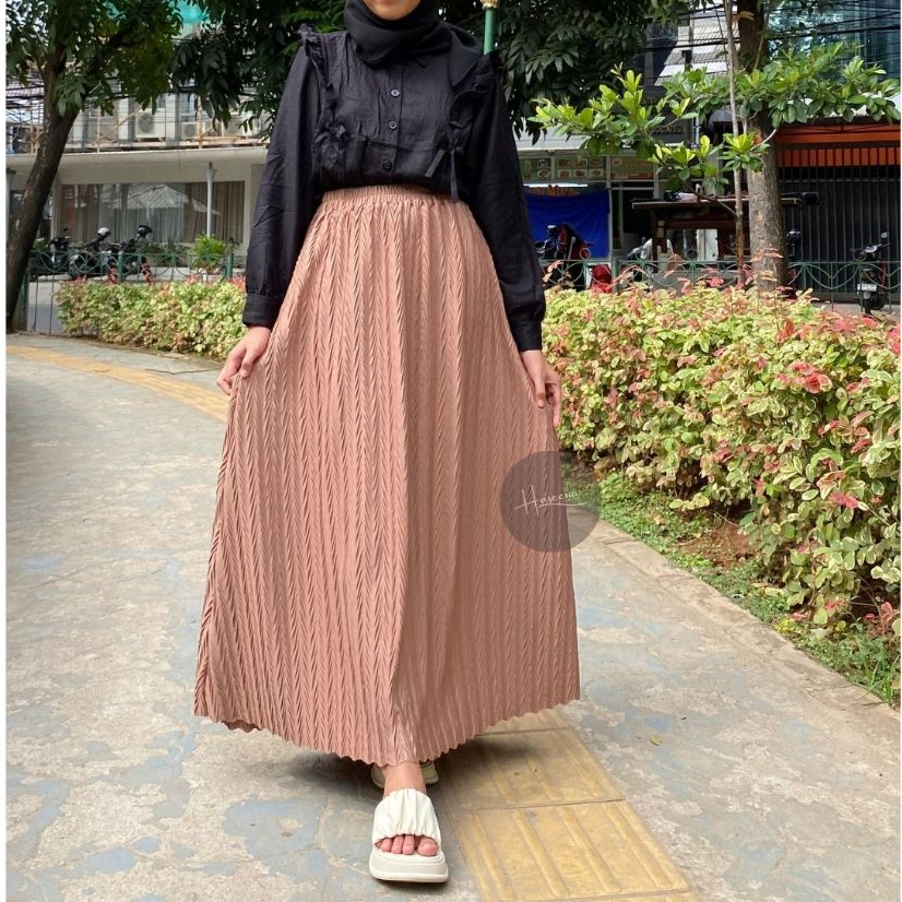 Jual Haseena Rok Plisket Mayung Padi Mahira Pleated Long Skirt Full Karet Bawahan Wanita Muslim ...