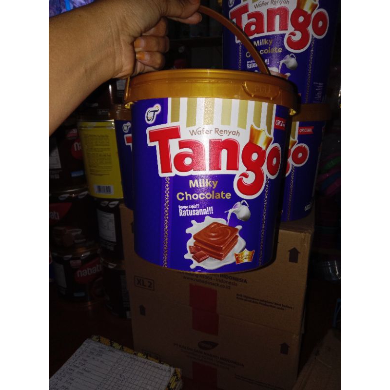 Jual TANGO WAFER RENYAH TANGGO EMBER JUMBO | Shopee Indonesia