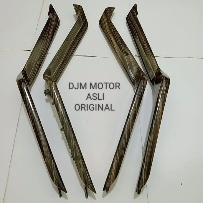 Jual LIST DOOR TRIM PANEL DOORTRIM BEKLEDING INNOVA ZENIX KARBON ASLI ...