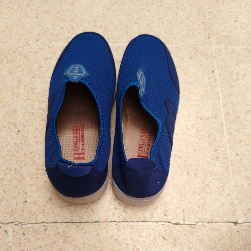 Jual sepatu olahraga baru asli China | Shopee Indonesia