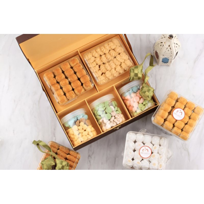 Jual Bingkisan Hampers / Parcel Isian Kue Kering / Cookies / Makanan ...