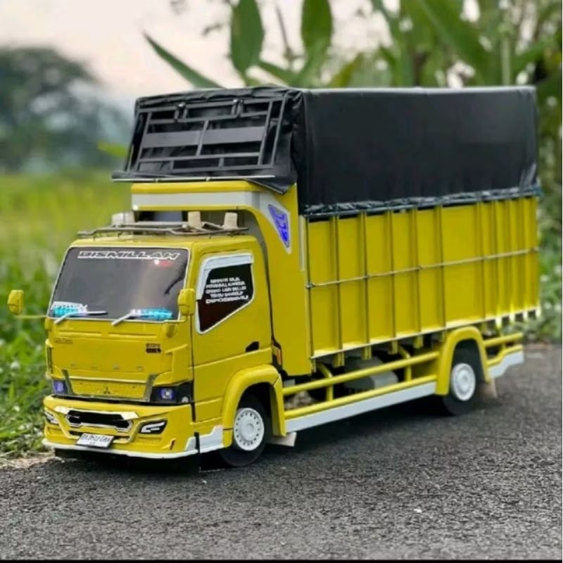 Jual PROMO MINIATUR TRER TRUK OLENG CANTER KUNING VARIASI LAMPU LEED DAN TERPAL | Shopee Indonesia