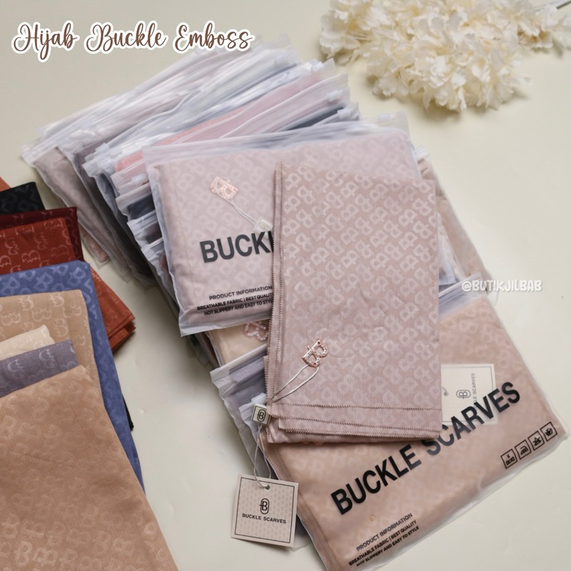 Jual GROSIR (isi 10pcs) HIJAB BUCKLE EMBOSS WITH POUCH | HIJAB ...