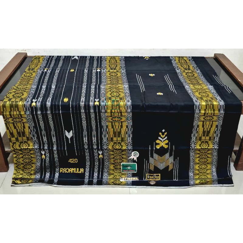Jual Sarung Tenun Raja mulia 420 full sutra exlusive | Shopee Indonesia