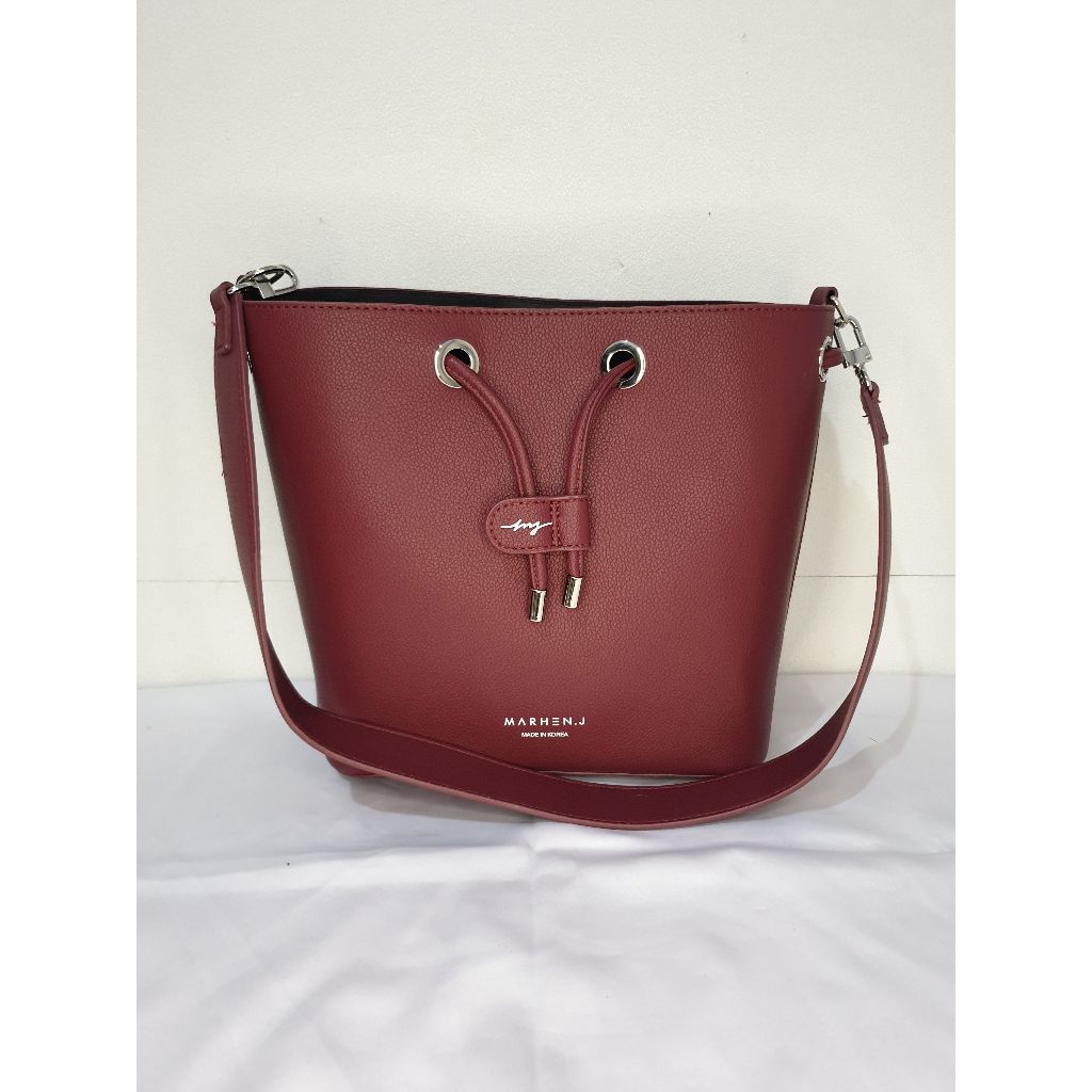 Jual Tas Bahu Sholder Bucket Maroon Marhen J " Lena " | Shopee Indonesia