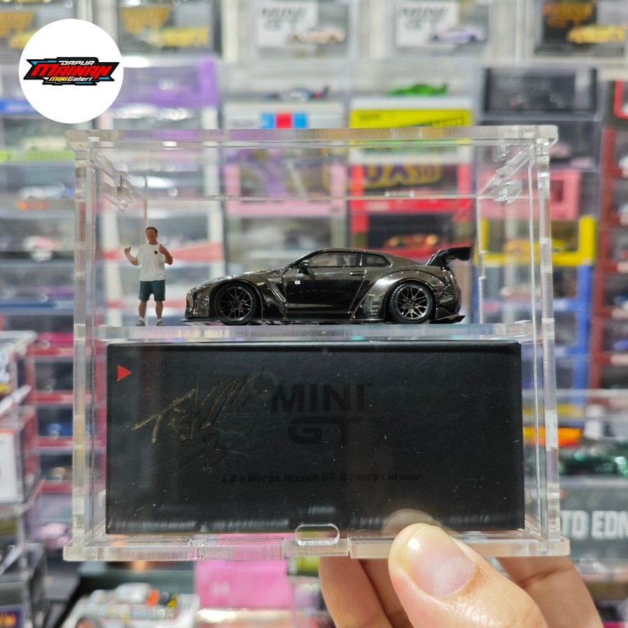 Jual MINI GT 84 NISSAN GTR R35 BLACK CHROME DIRECTOR GIFT SIGN TOSHI ...