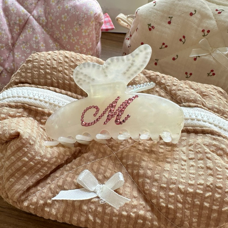 Jual Mariposa Custom Initial Hair Claw | myca.label | Shopee Indonesia