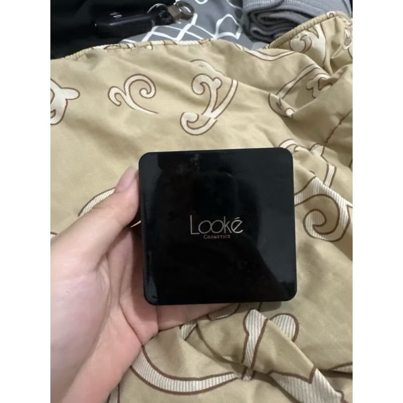 Jual preloved looke cushion shade iris | Shopee Indonesia
