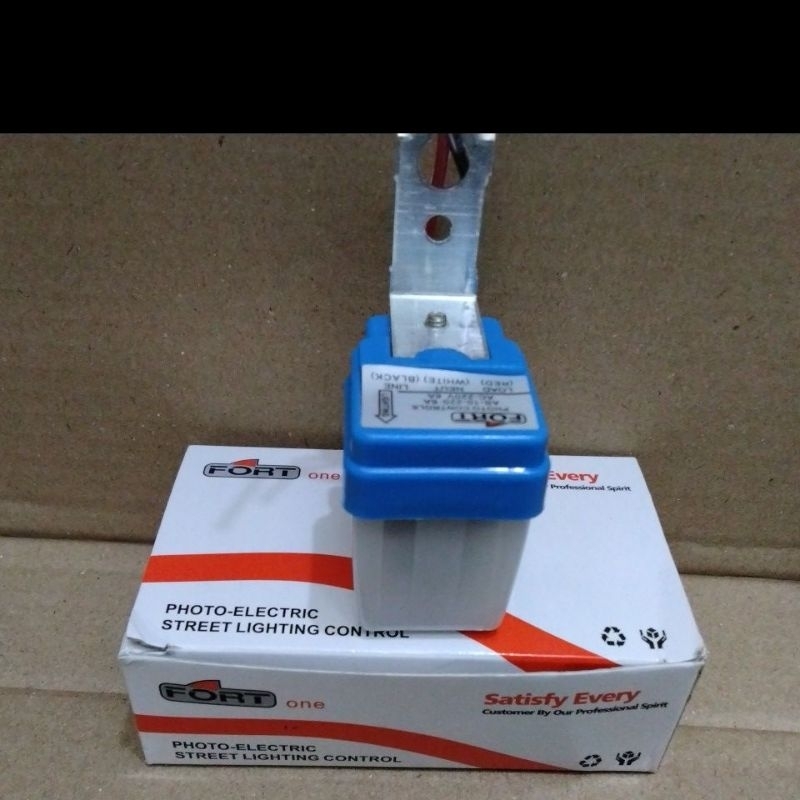 Jual PHOTOCELL FORT / Photo Control Sensor Cahaya FORT 6A - AS-220V ...