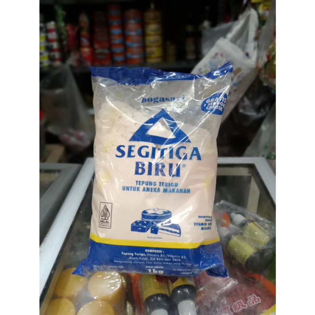 Jual Bogasari Tepung Terigu Segitiga Biru Serbaguna berat/isi 1kg ...