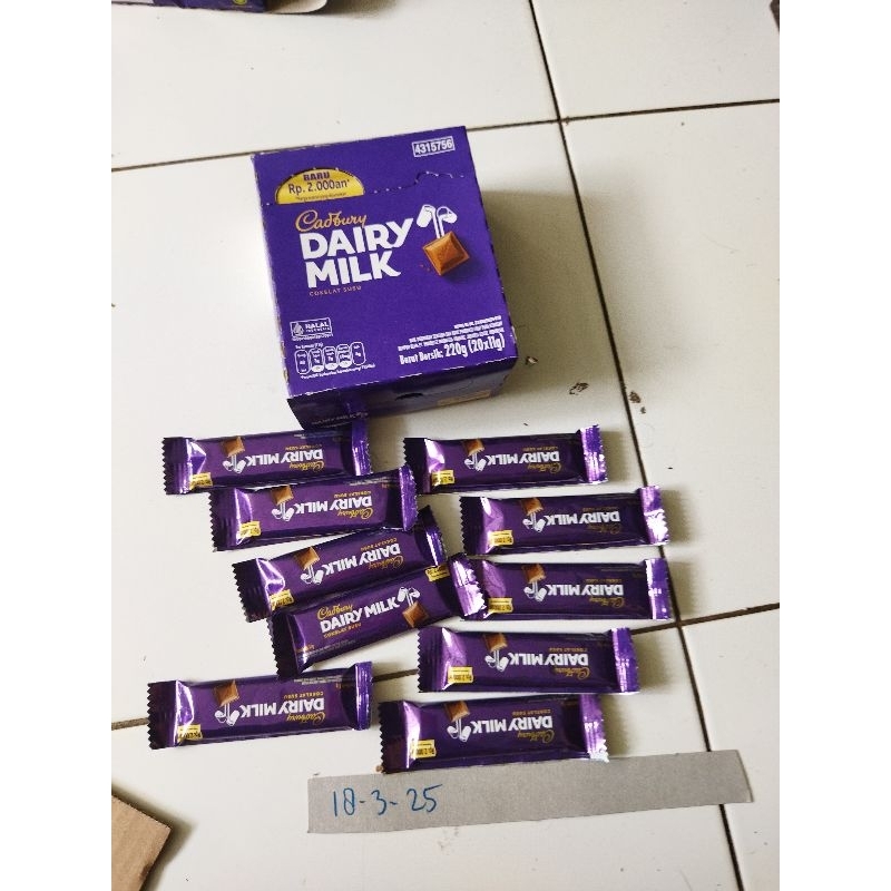Jual Cadbury dairy milk kecil 11 g BOX | Shopee Indonesia