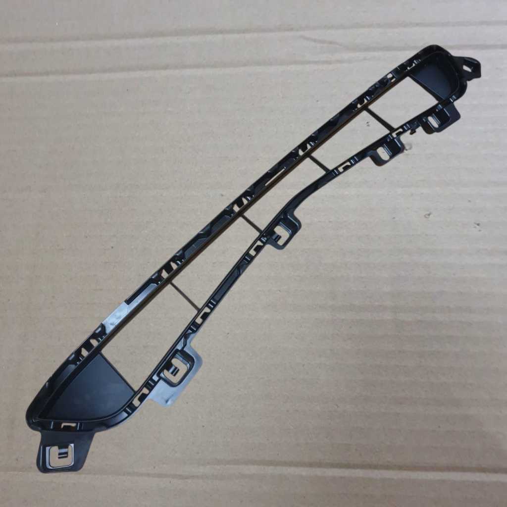 Jual GRILLE BUMPER BAWAH MAZDA 2 DA6B501T1A ORIGINAL | Shopee Indonesia