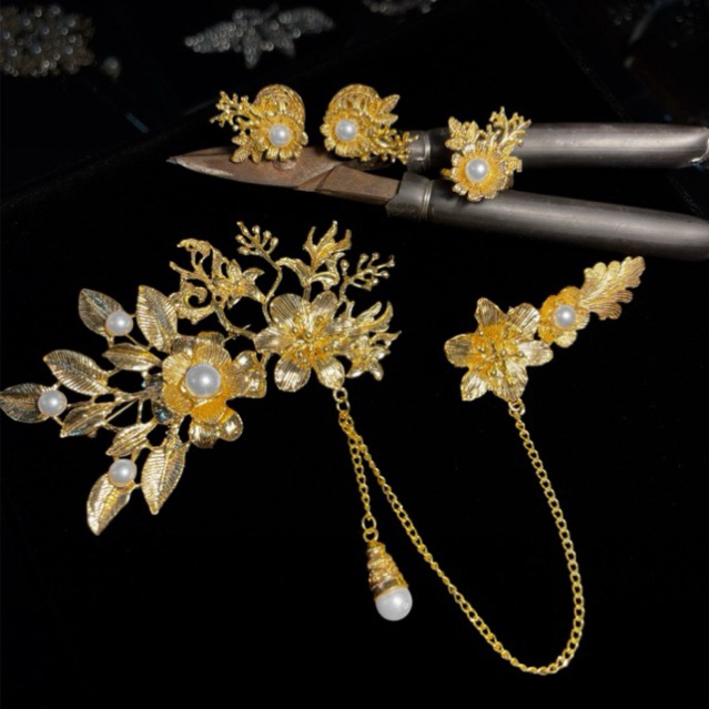 Jual Set Subeng Bali dan Bros Kebaya Alpaka Lapis Emas Mutiara Kancing Dua | Shopee Indonesia