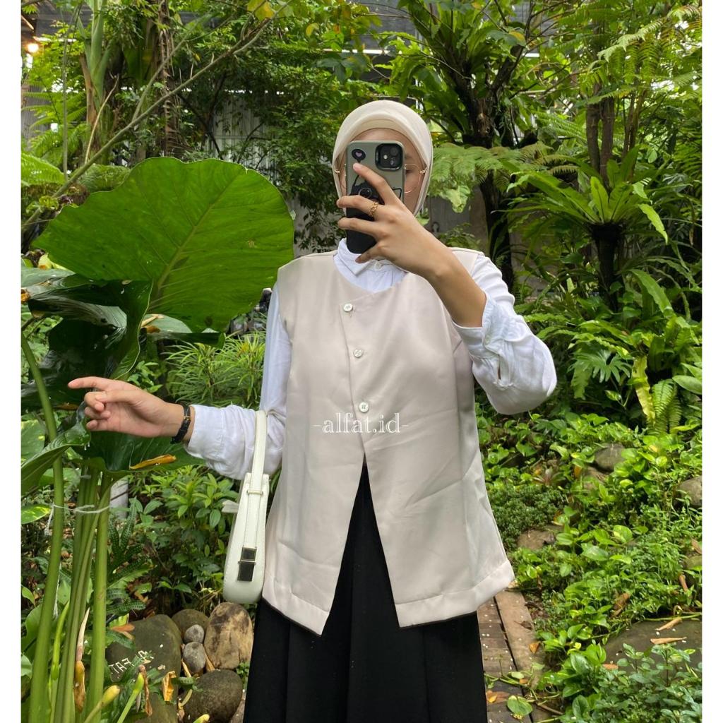 Jual Rora Vest - Vest pemium rompi wanita / vest korean style trendy | Shopee Indonesia