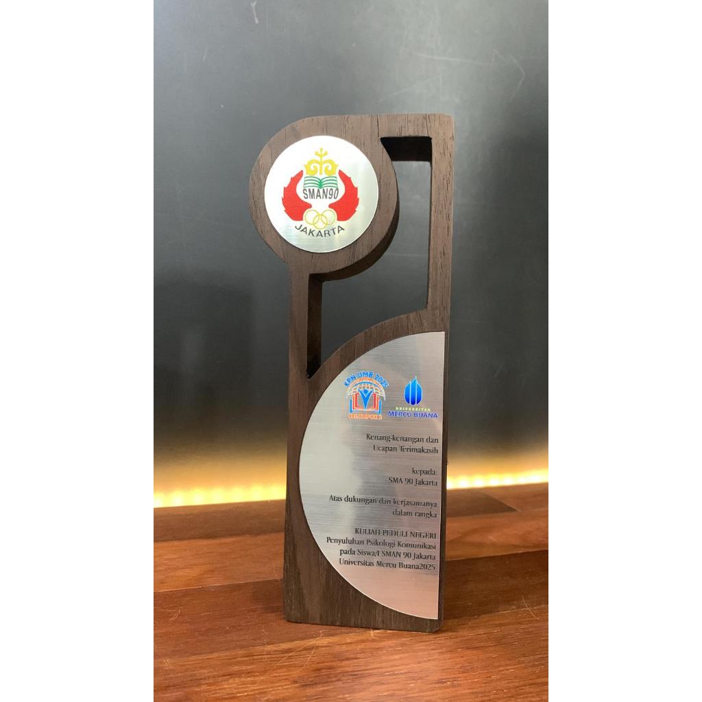 Jual Trophy Kayu Custom (Tipe-3) | Piala Kayu Custom | Plakat Kayu ...